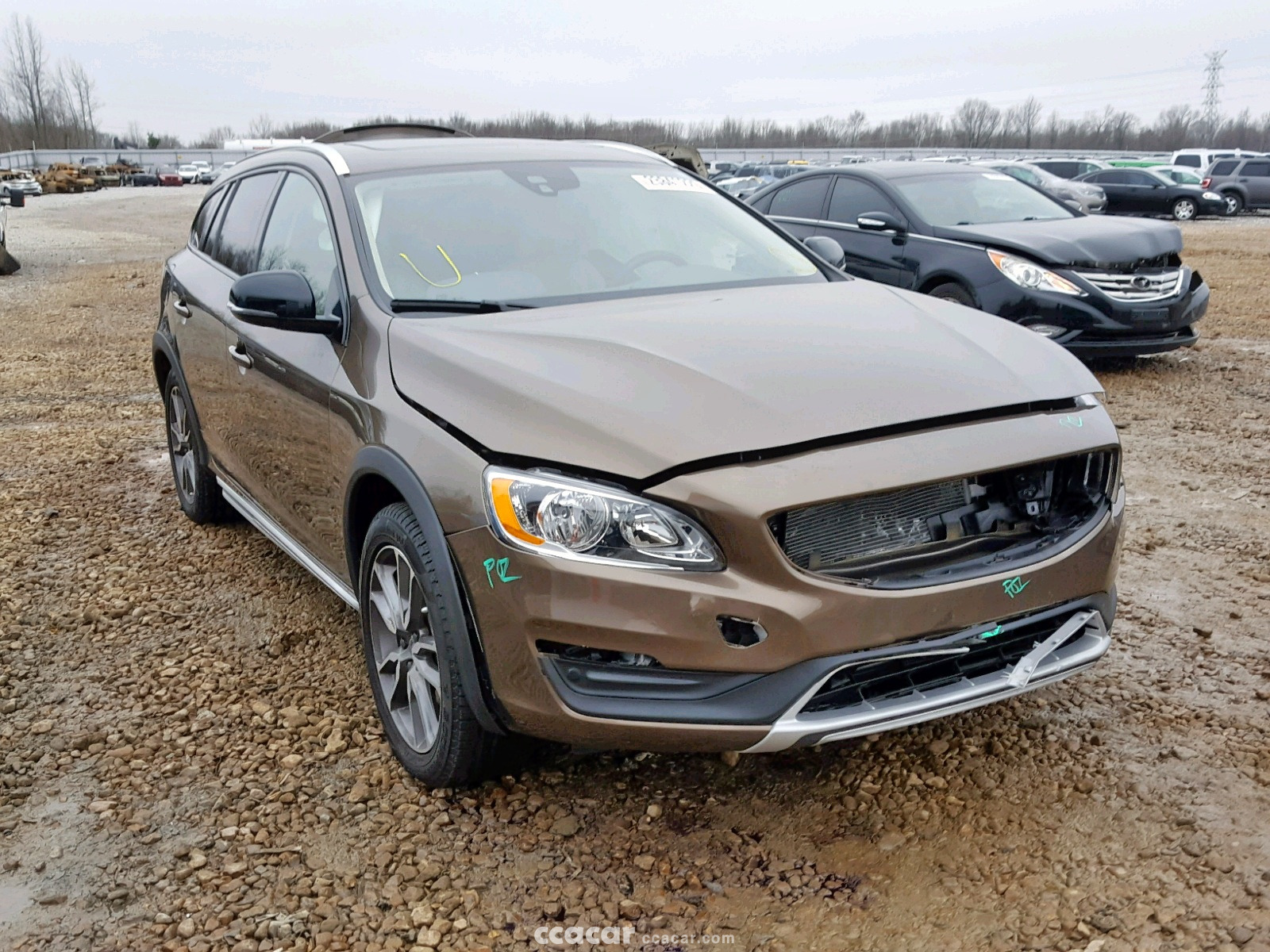 2017 Volvo V60 Cross Country T5 Premier | Salvage & Damaged Cars for Sale