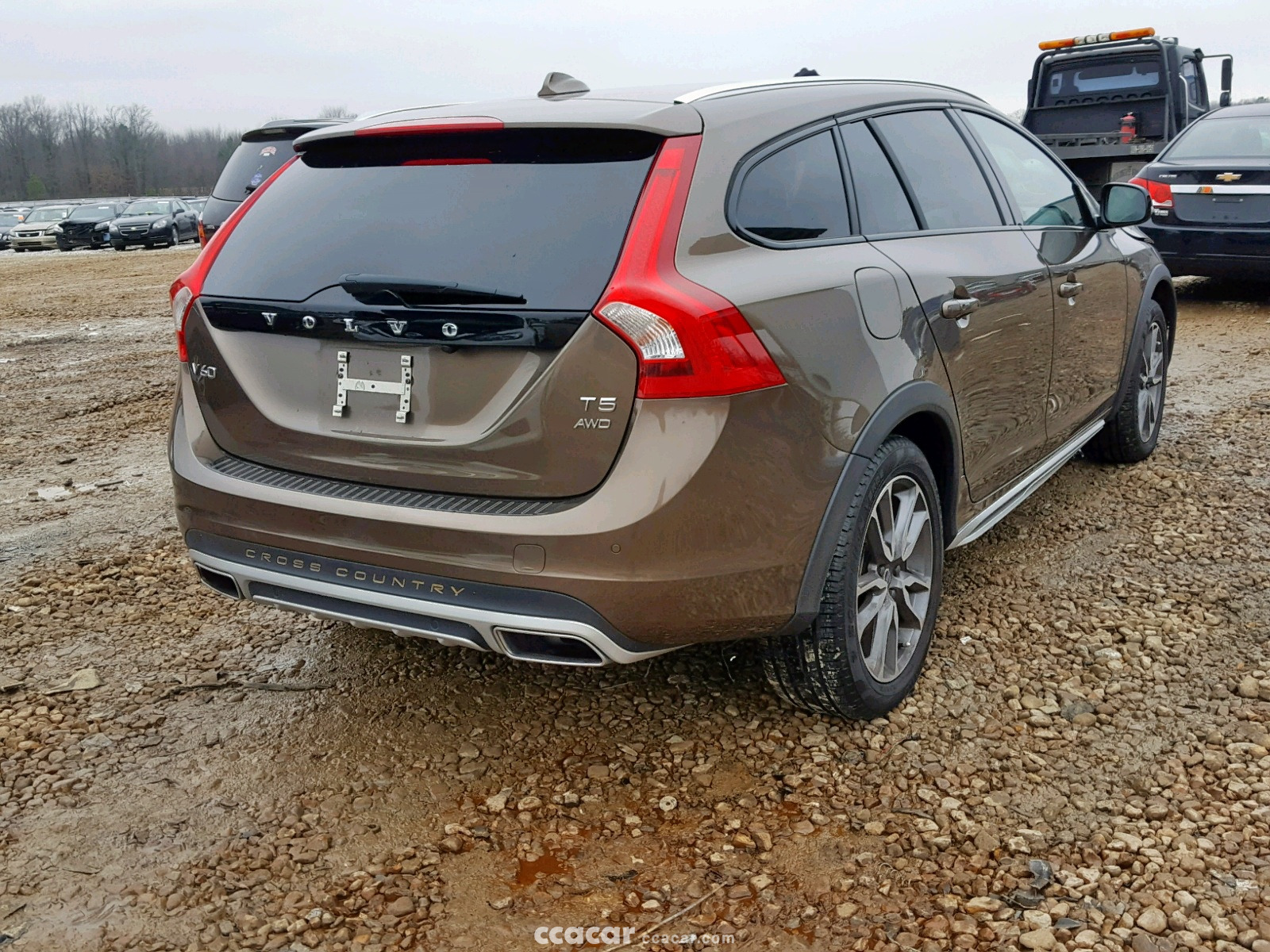 2017 Volvo V60 Cross Country T5 Premier | Salvage & Damaged Cars for Sale